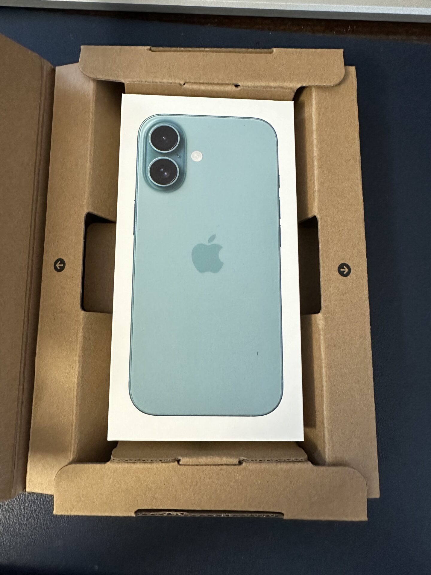 UQモバイルでiPhone16/16eを使う手順(乗り換え/機種変更/新規)【自分で/eSIM/SIMフリー/mnp/Pro/Plus/Max】 | SIMステ